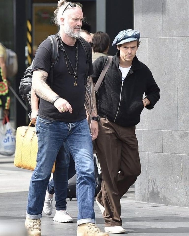 50+ Secured Celebrities with the Most Intimidating Bodyguards – Page 24